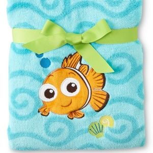 Disney | Bedding | Finding Nemo Fleece Plush Blanket | Poshmark